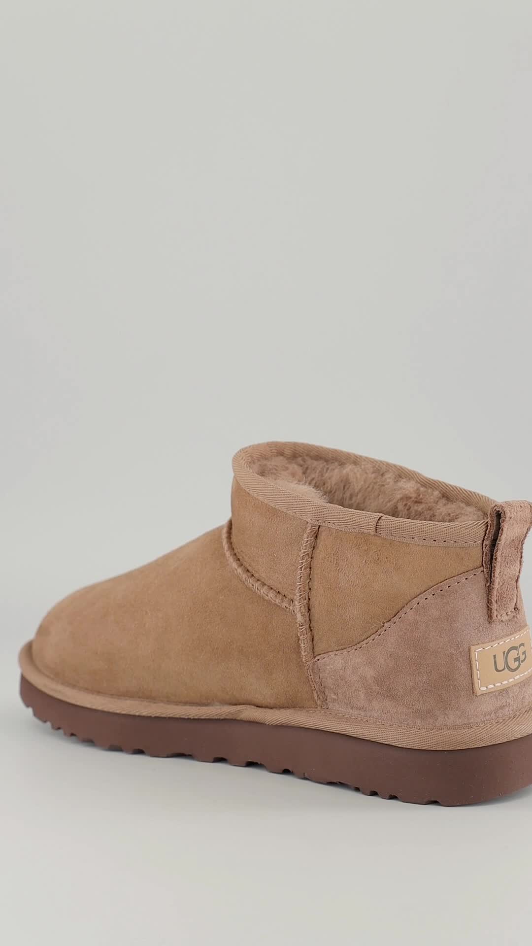 UGG, Ghete slip-on de piele intoarsa cu finisaj rezistent la apa ...