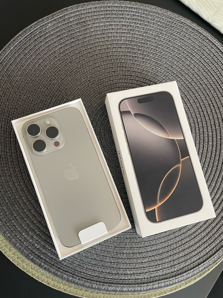 Смартфон Apple iPhone 16 Pro, 256GB, 5G, Black Titanium - eMAG.bg