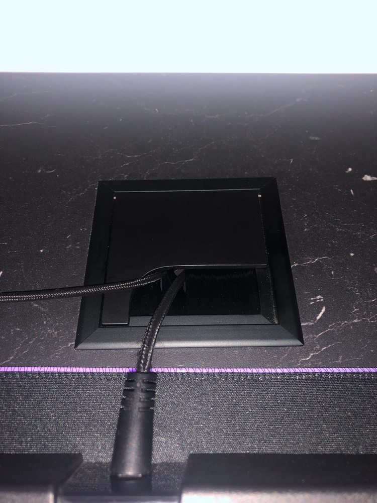 Trecere cabluri prin blatul de birou, metalica, patrata, finisaj negru ...