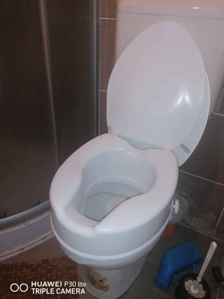 Inaltator toaleta alb cu capac inaltime 15 cm Caremax - eMAG.ro