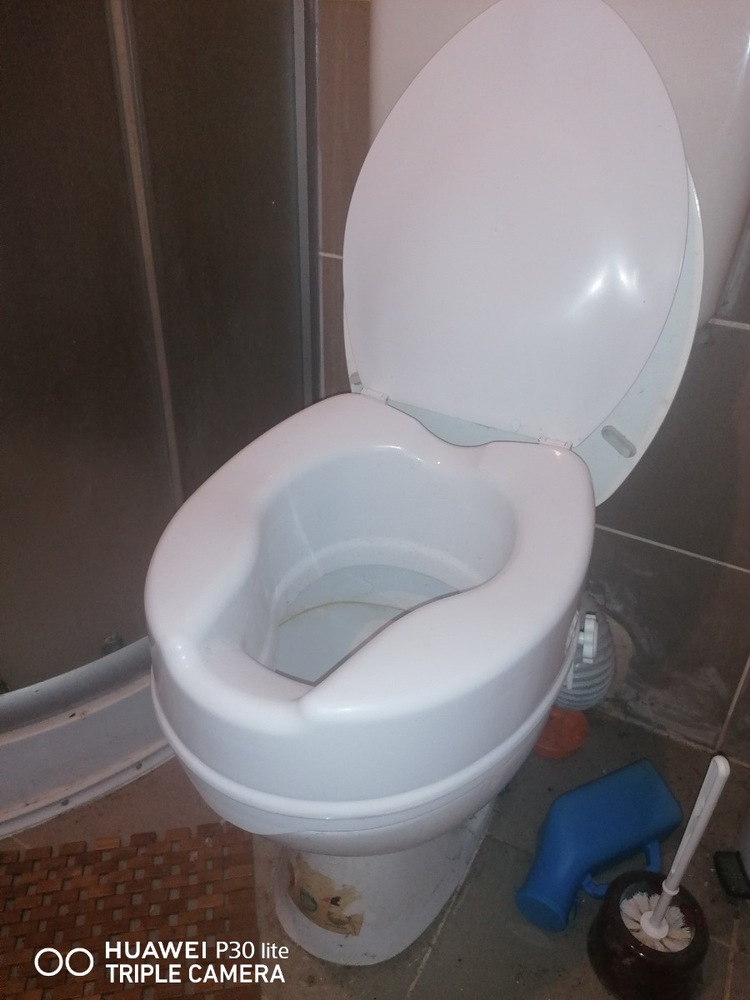 Inaltator toaleta alb cu capac inaltime 15 cm Caremax - eMAG.ro