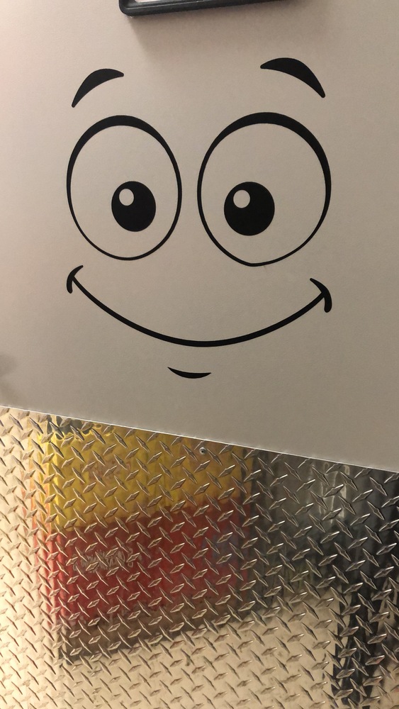 Sticker decorativ modern, Pentru bucatarie si frigider, fata zambitoare ...