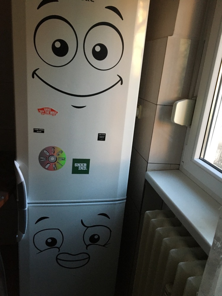 Sticker decorativ modern, Pentru bucatarie si frigider, fata zambitoare ...
