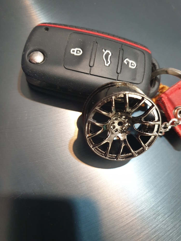 Breloc chei auto, model janta, metalic, gri, G-Mark® - eMAG.ro