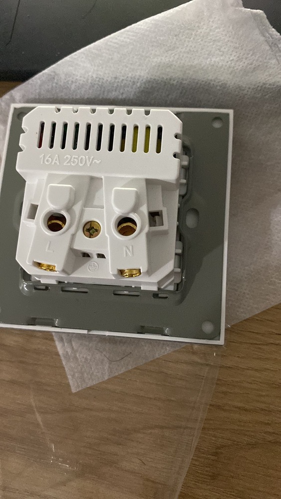 Priza Neagra cu rama de Sticla, cu port USB A+C, securizata, 16A - eMAG.ro