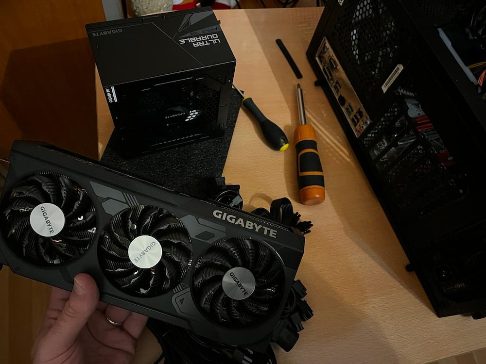 Placa video Gigabyte GeForce RTX 4070 WINDFORCE OC, 12GB GDDR6X, 192 ...