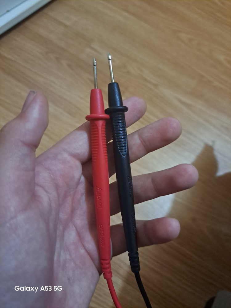 Multimetru digital UNI-T UT131B, Afisaj LCD, tester diode/baterii ...