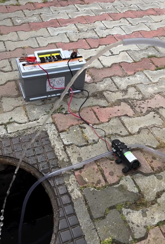 Pompa solara apa de suprafata, externa 180W, 12V, ridicare apa 20 m ...