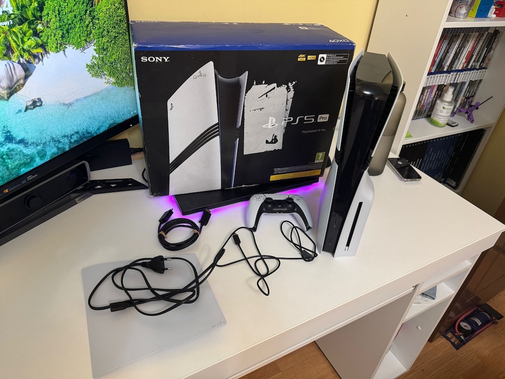 Consola PlayStation 5 Pro, Digital Edition (PS5), 2TB SSD, White - eMAG.ro