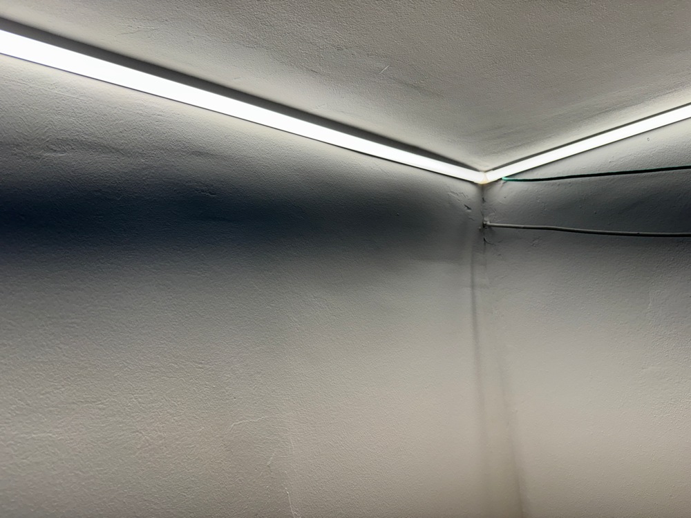 Profil LED aluminiu de colt montaj 90 grade 2 metri anodizat iluminare ...
