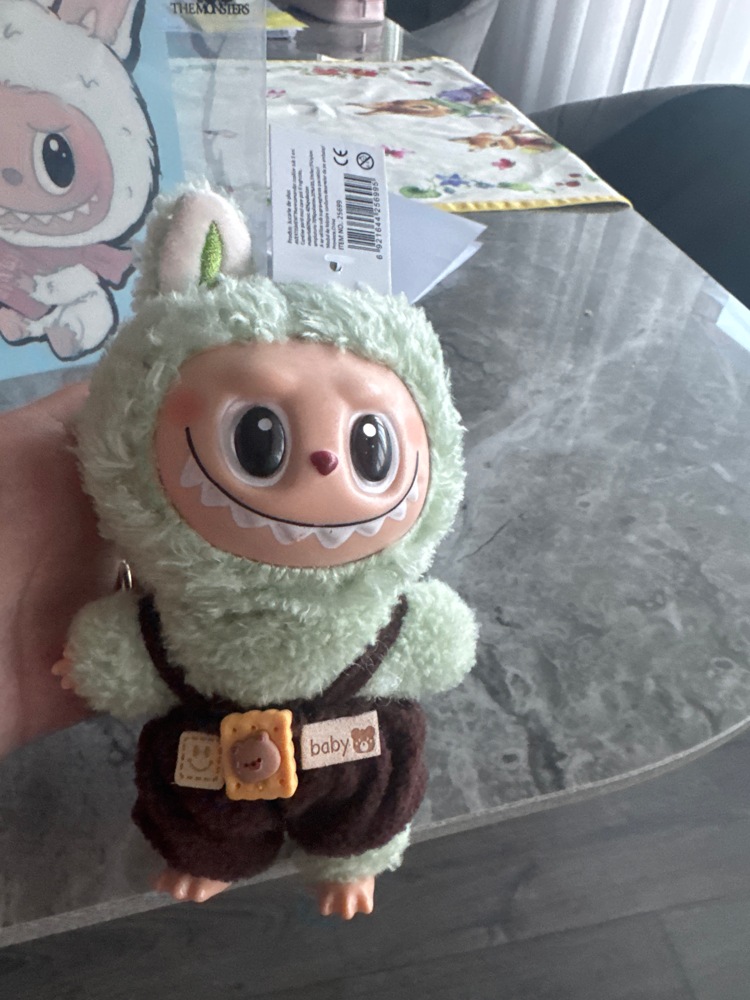 Jucarie de Plus Labubu, Micutul Monstru Pufos 17 cm, Maro, lulu® - eMAG.ro