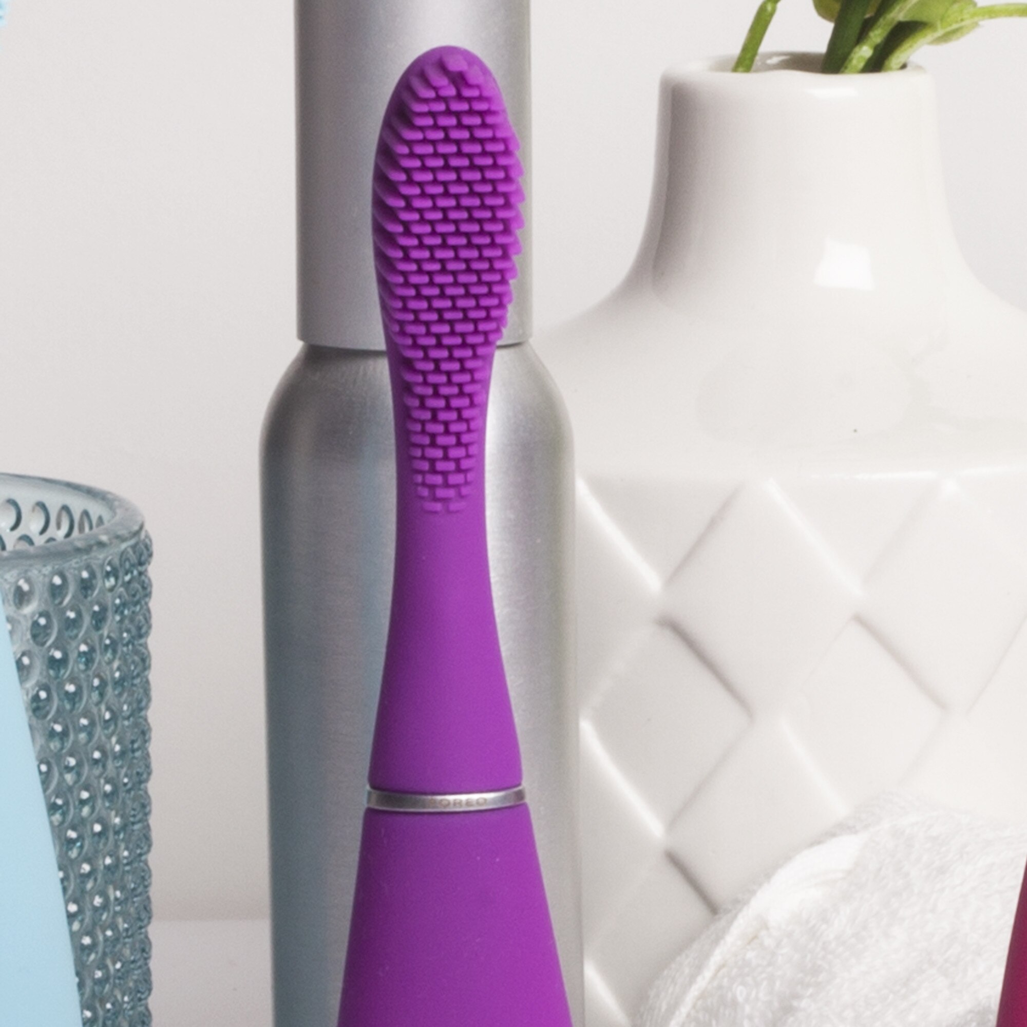 Детска четка за зъби FOREO ISSA mini Enchanted Violet - eMAG.bg