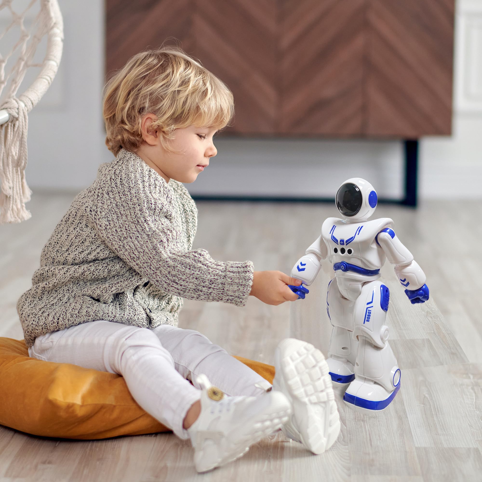 Astronauta robot cu telecomanda, 50 de actiuni, alb si albastru, 27x8 ...