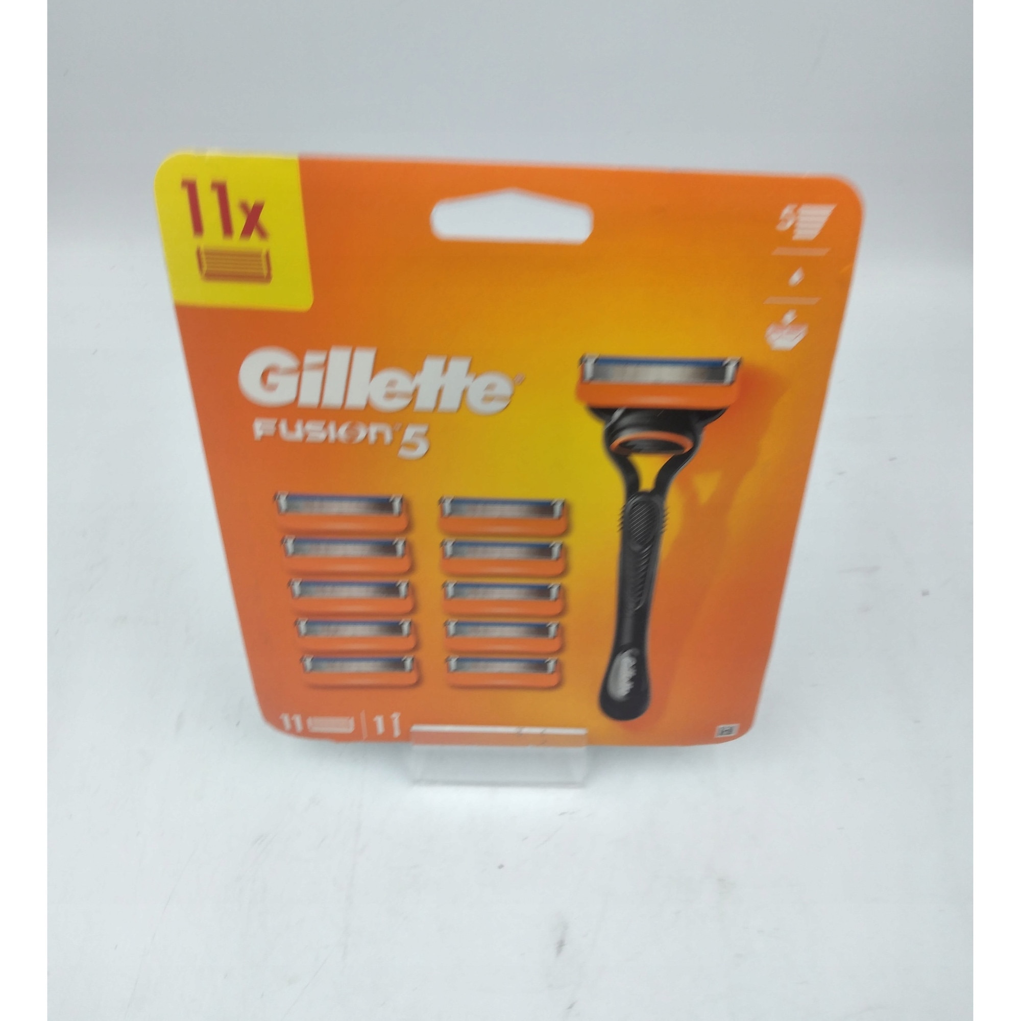 Gillette Fusion5 borotva, 11 pengés készlet, fekete - eMAG.hu
