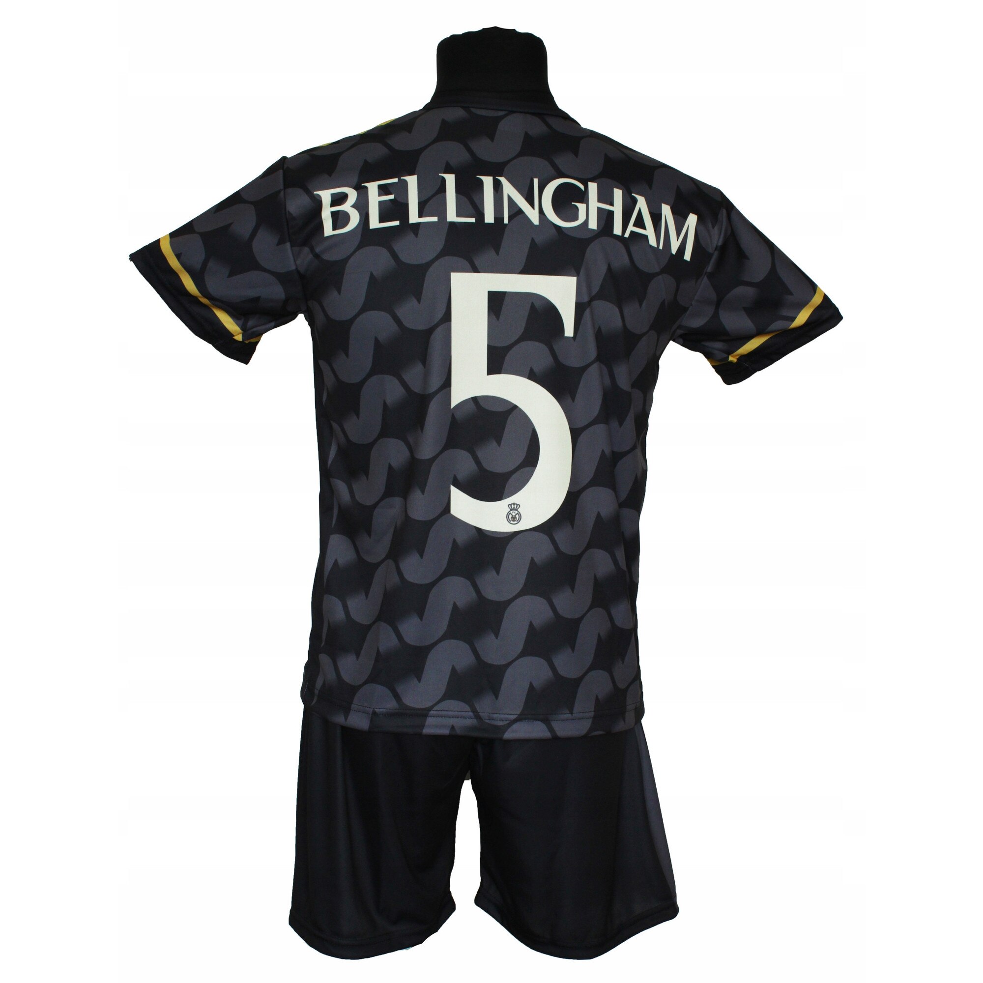 Echipament BELLINGHAM, uniforma fotbal, jambiere, banderola de capitan ...