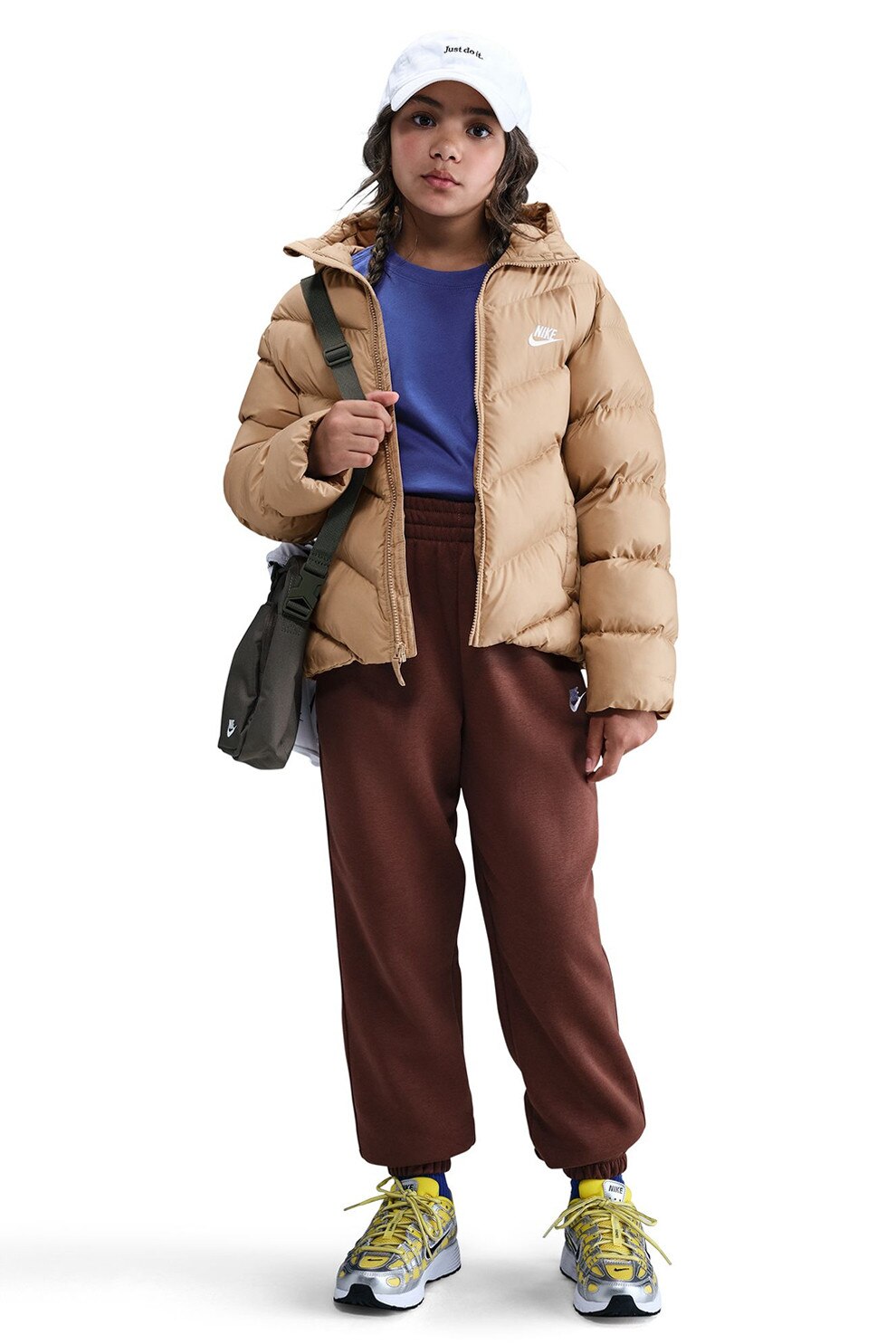 Nike, Geaca lejera cu vatelina si logo, Camel, 128-137 CM - eMAG.ro