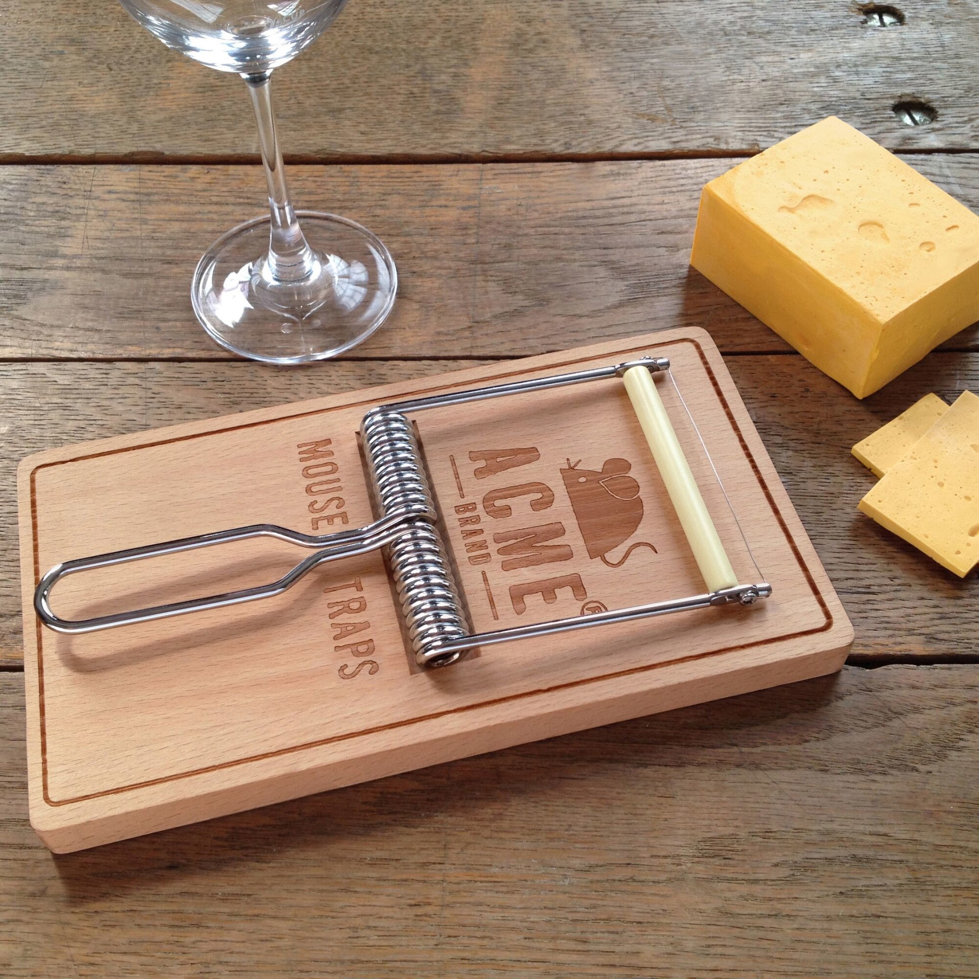 Suport si feliator branza Fred Mouse Trap - eMAG.ro