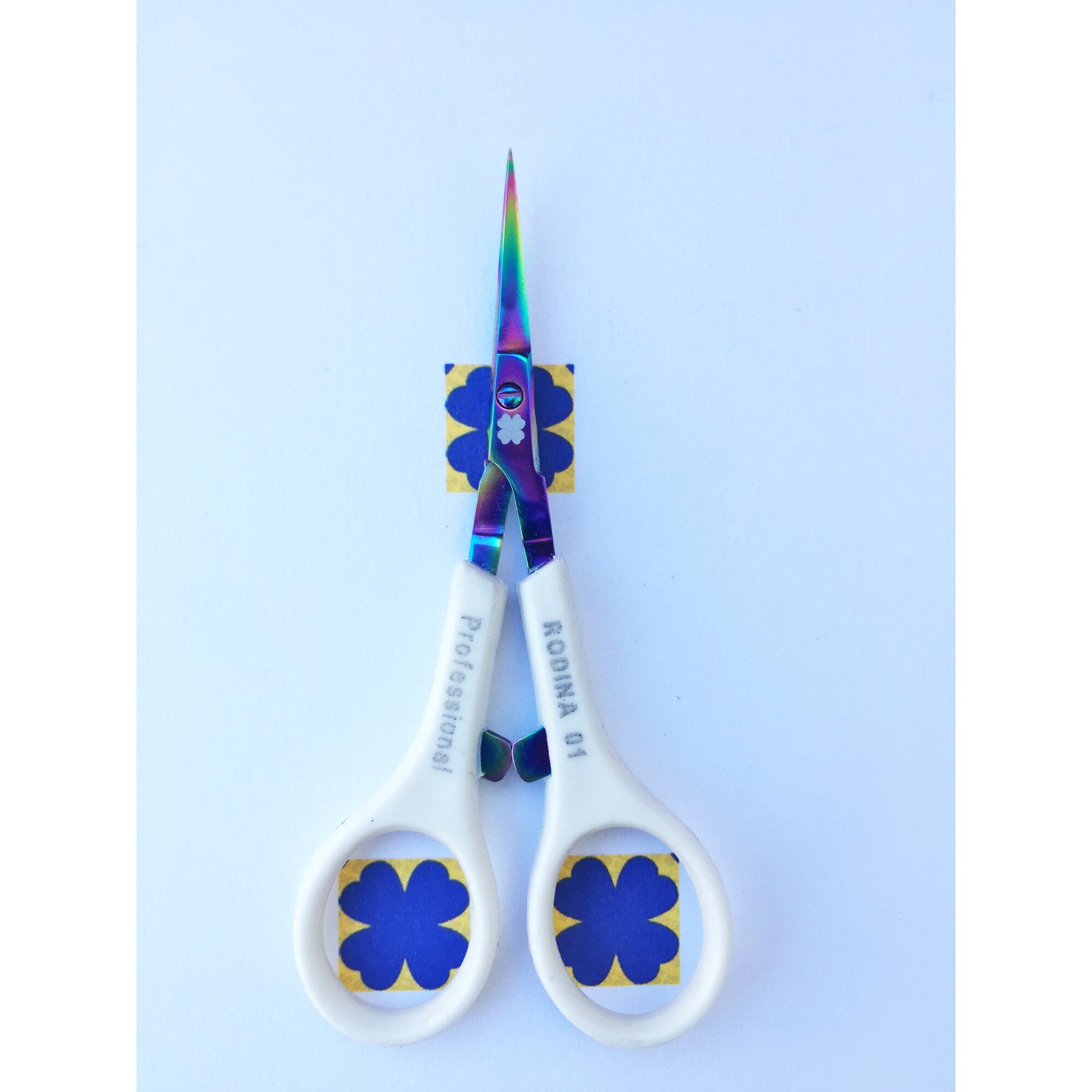 Forfecuta pentru cuticule cu manerul din plastic alb, "RODINA 01 ...