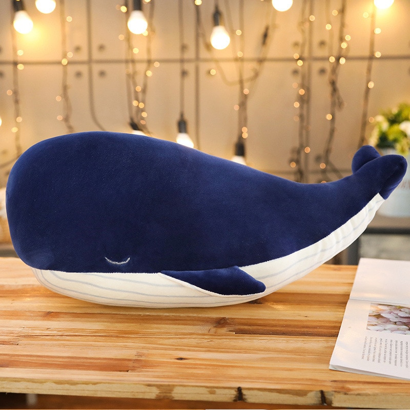 Perna pufoasa in forma de balena albastra MUPI, 45cm, material moale ...