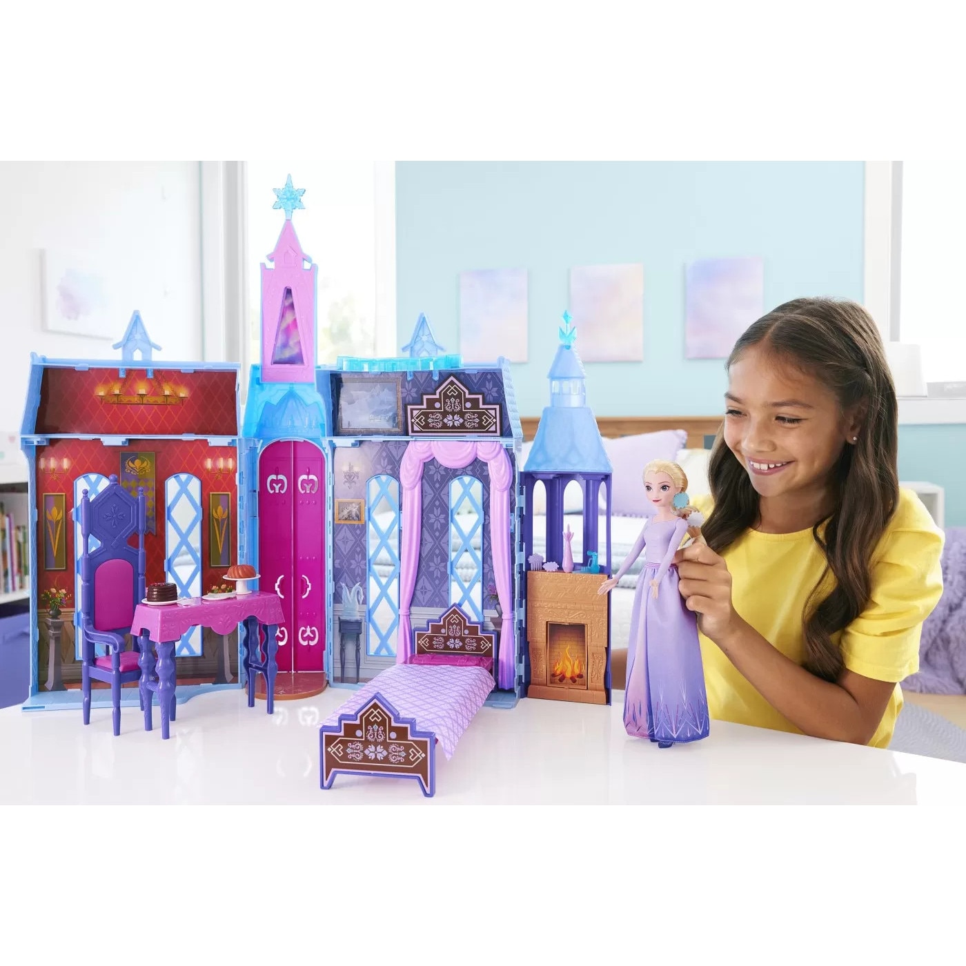 Casa de păpuși Disney Frozen 2, Mattel, set cu 1 păpușă Elsa și 15 ...