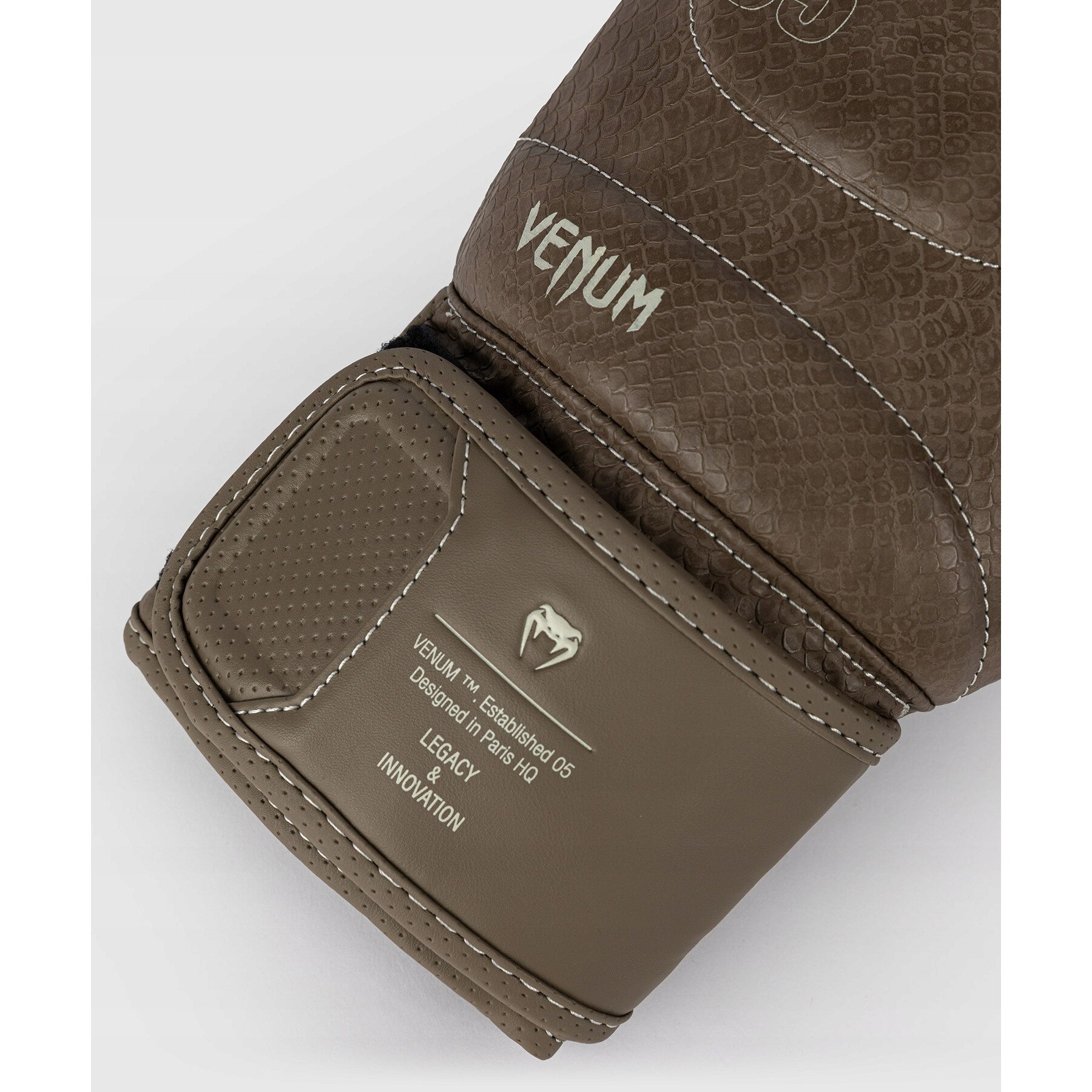 Manusi Box Venum Impact Evo Scales Maro 12oz - eMAG.ro