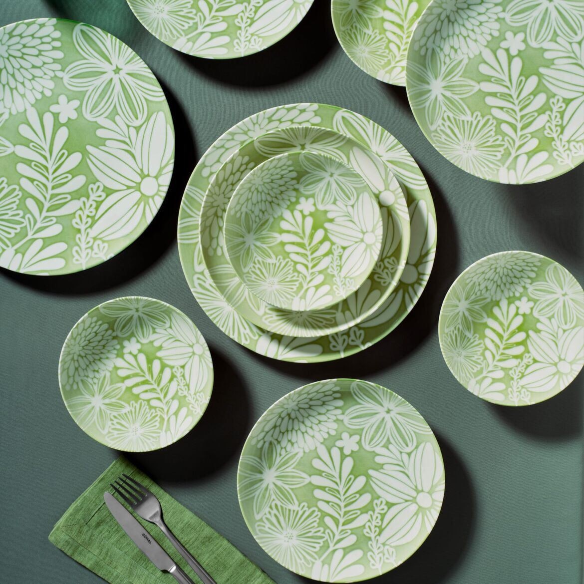 Set de masa 18 piese, Hermia Concept, portelan, verde pistachiu si alb ...
