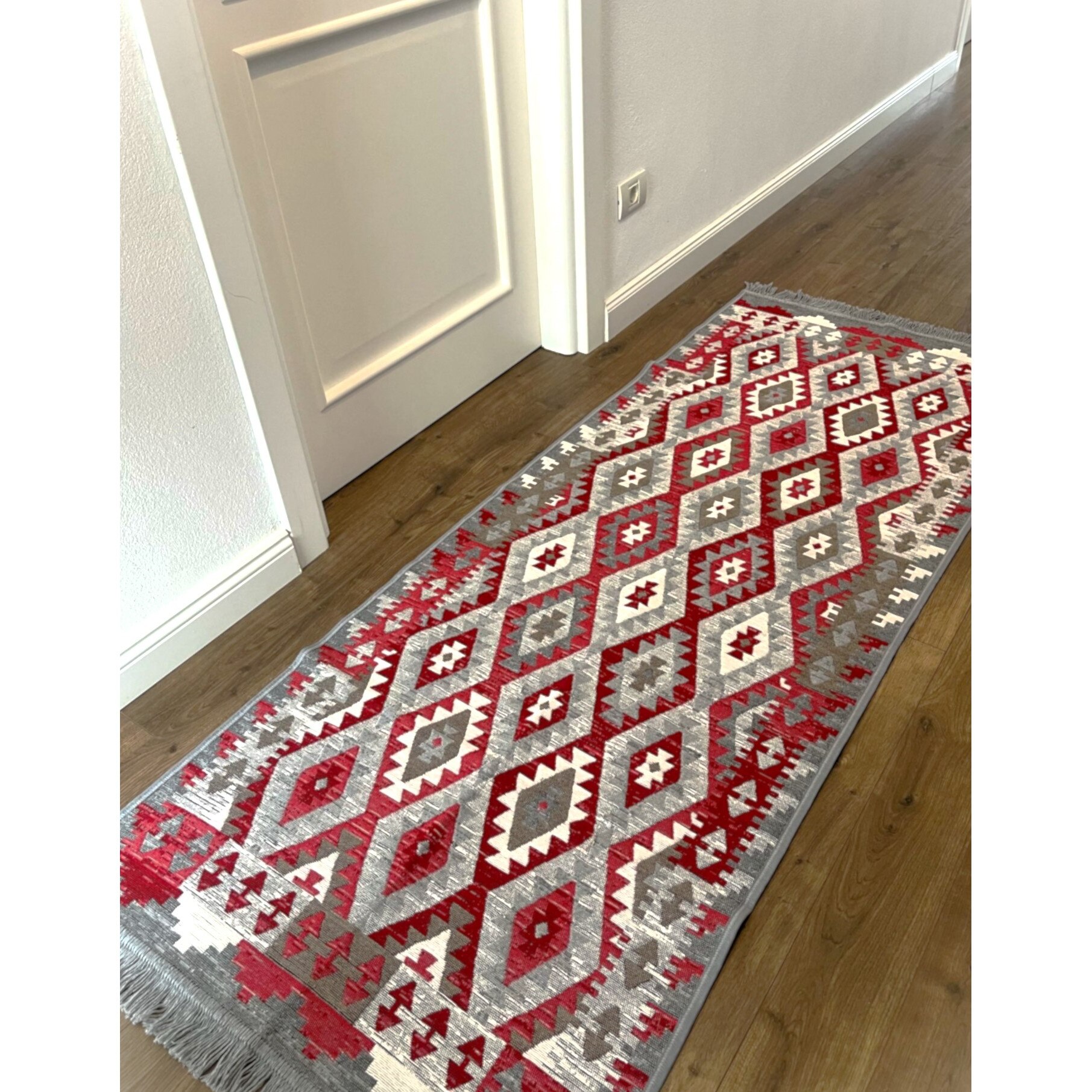 Covor traditional, cu doua fete, dimensiunea 120x180 cm, rosu-gri - eMAG.ro
