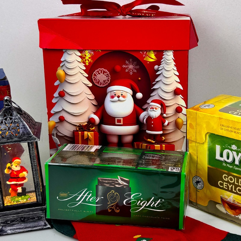 Pachet Christmas Delight, cu felinar decorativ, ciocolata After Eight ...
