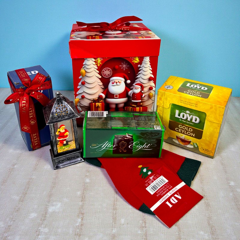 Pachet Christmas Delight, cu felinar decorativ, ciocolata After Eight ...