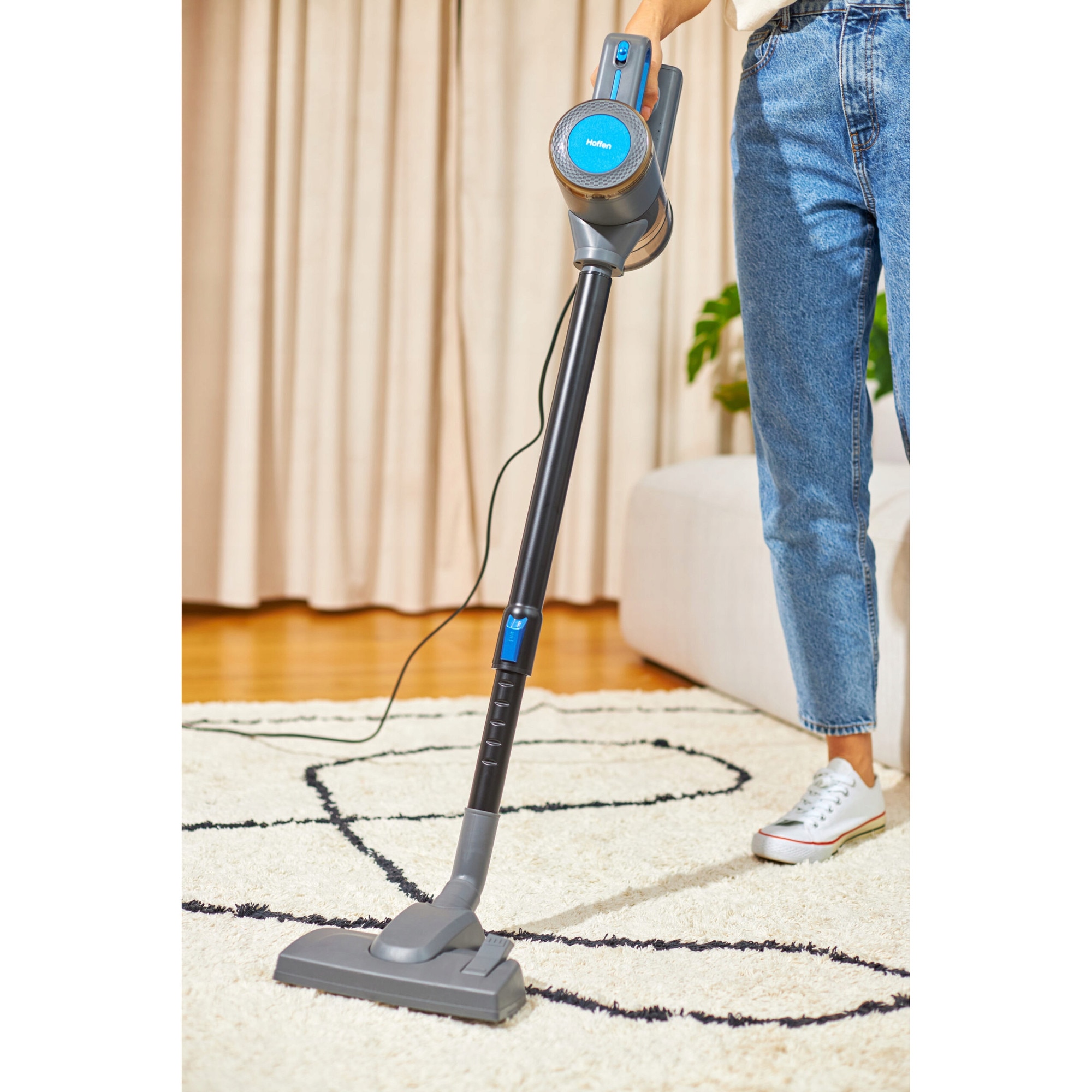 Aspirator vertical Hoffen 600W, sistem ciclon, filtru HEPA 12, set cu ...