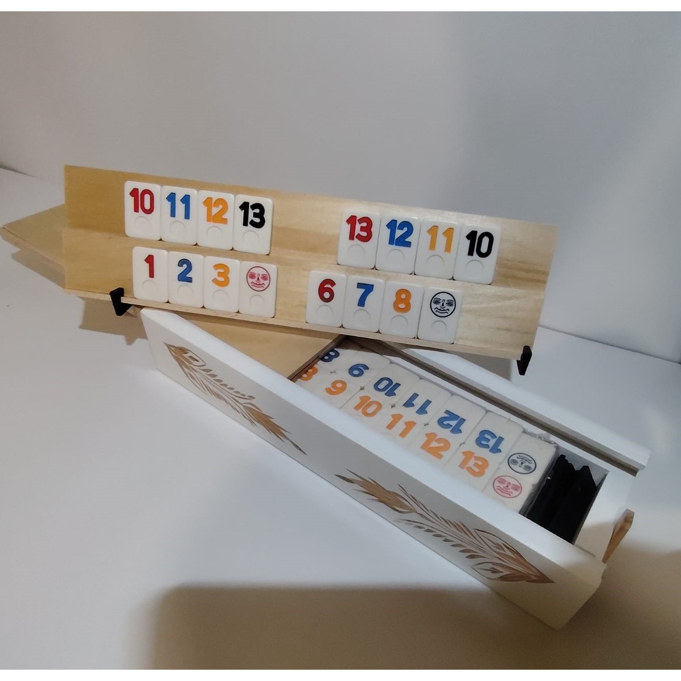 Joc de societate Remi/Rummy, cutie din lemn masiv sculptat alb, 106 ...