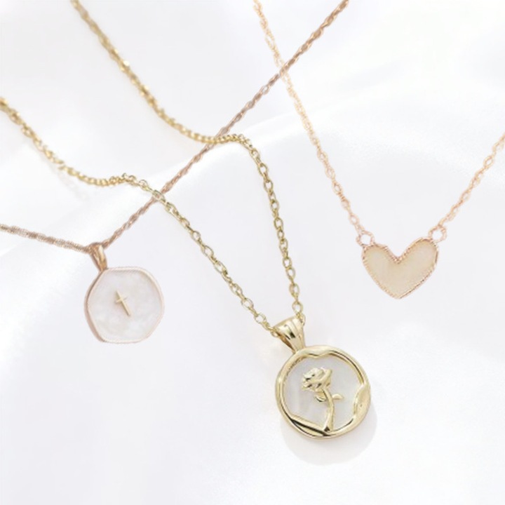 Set bijuterii dama coliere perle albe aurii 3 piese - eMAG.ro