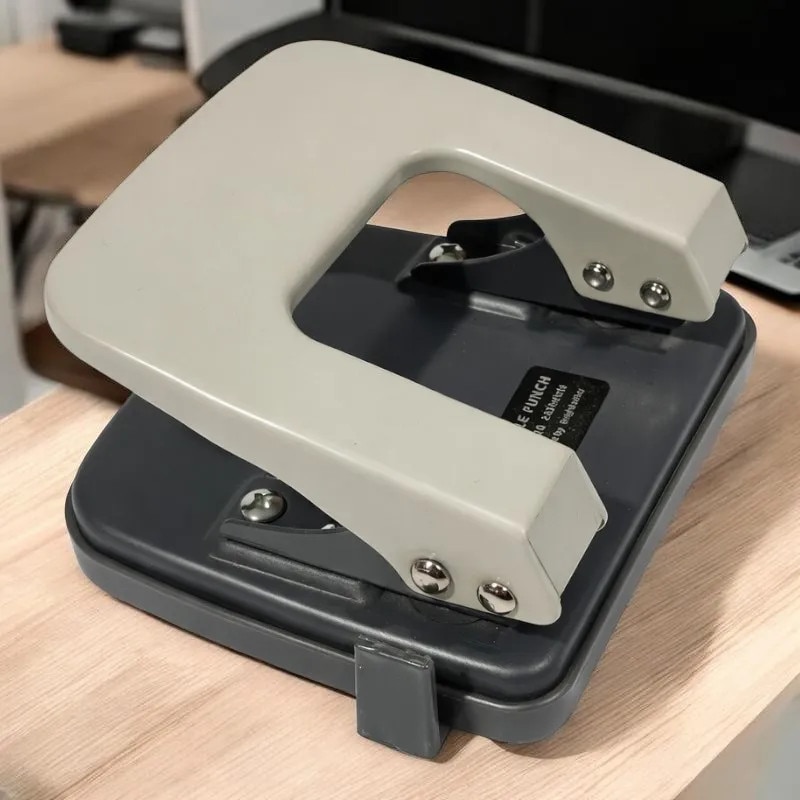 Perforator manual 20 coli hartie, diametru perforare 6 mm, distanta 80 ...