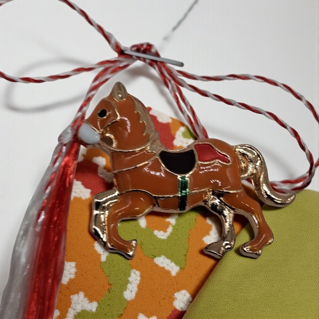 Gasca nebuna: Set 4 Brose Martisor cu Animalute Haioase - eMAG.ro