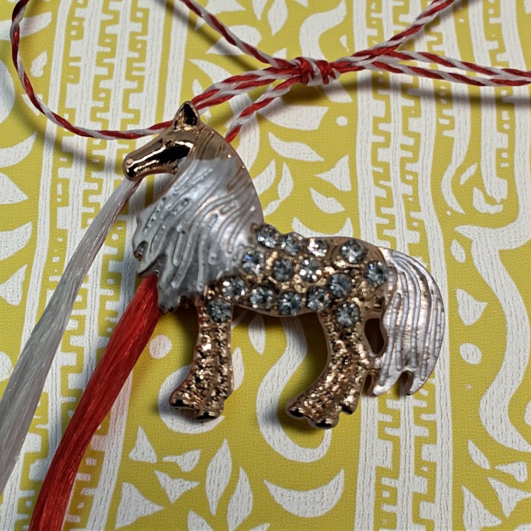Gasca nebuna: Set 4 Brose Martisor cu Animalute Haioase - eMAG.ro