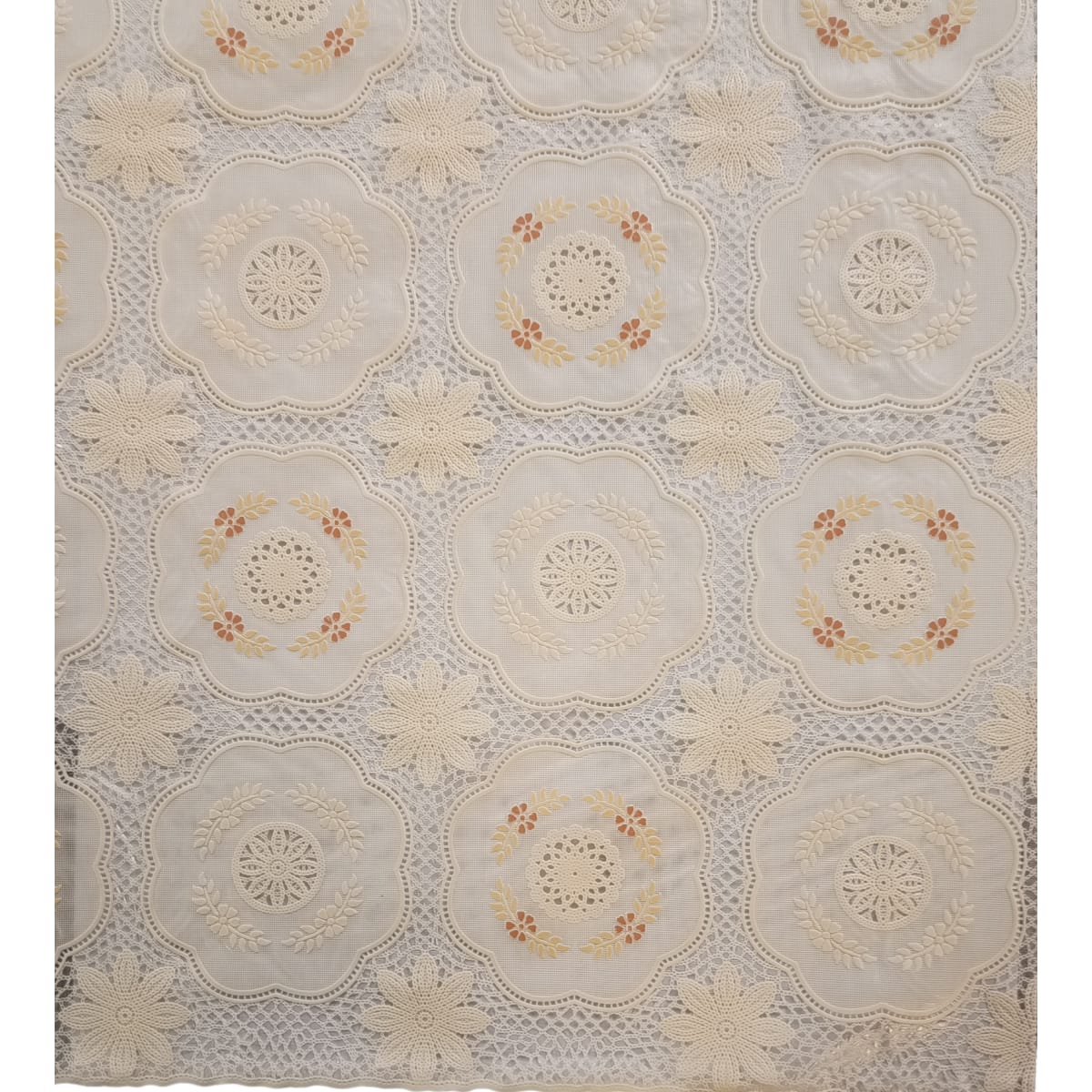 Fata de masa din PVC semitransparent, crem-bej, model broderie florala ...