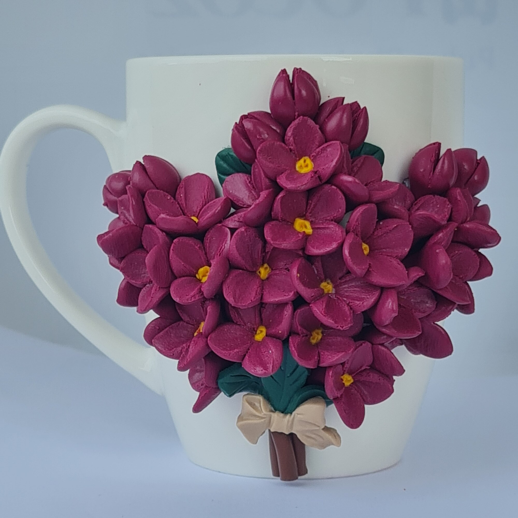 Cana personalizata handmade, flori de liliac grena, 300 ml, lut ...