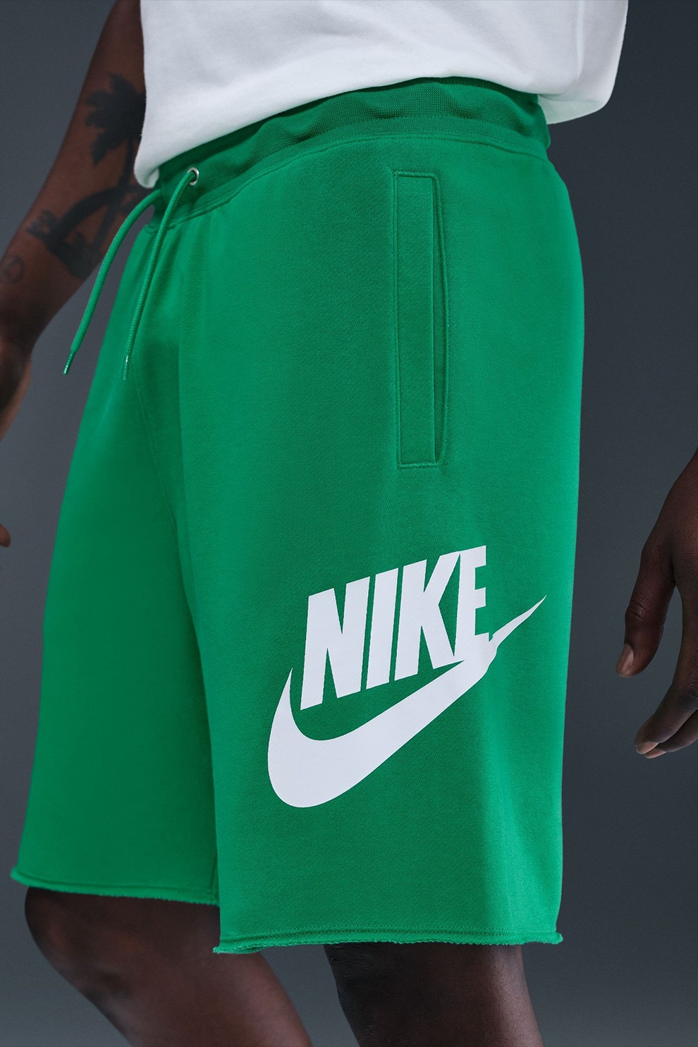 Nike, Bermude cu snur de ajustare si logo Club, Alb, Verde, L - eMAG.ro