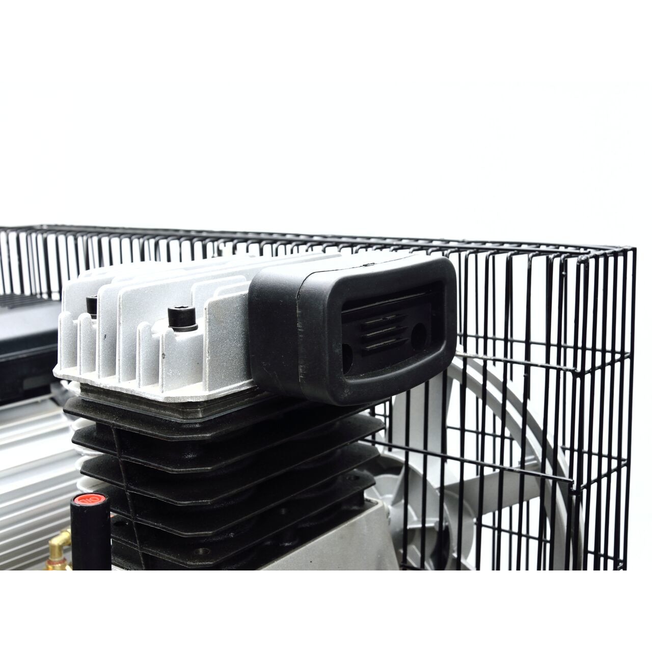 Компресор Geko 100L тип Z BIG, 2kM, 390 l / min - eMAG.bg