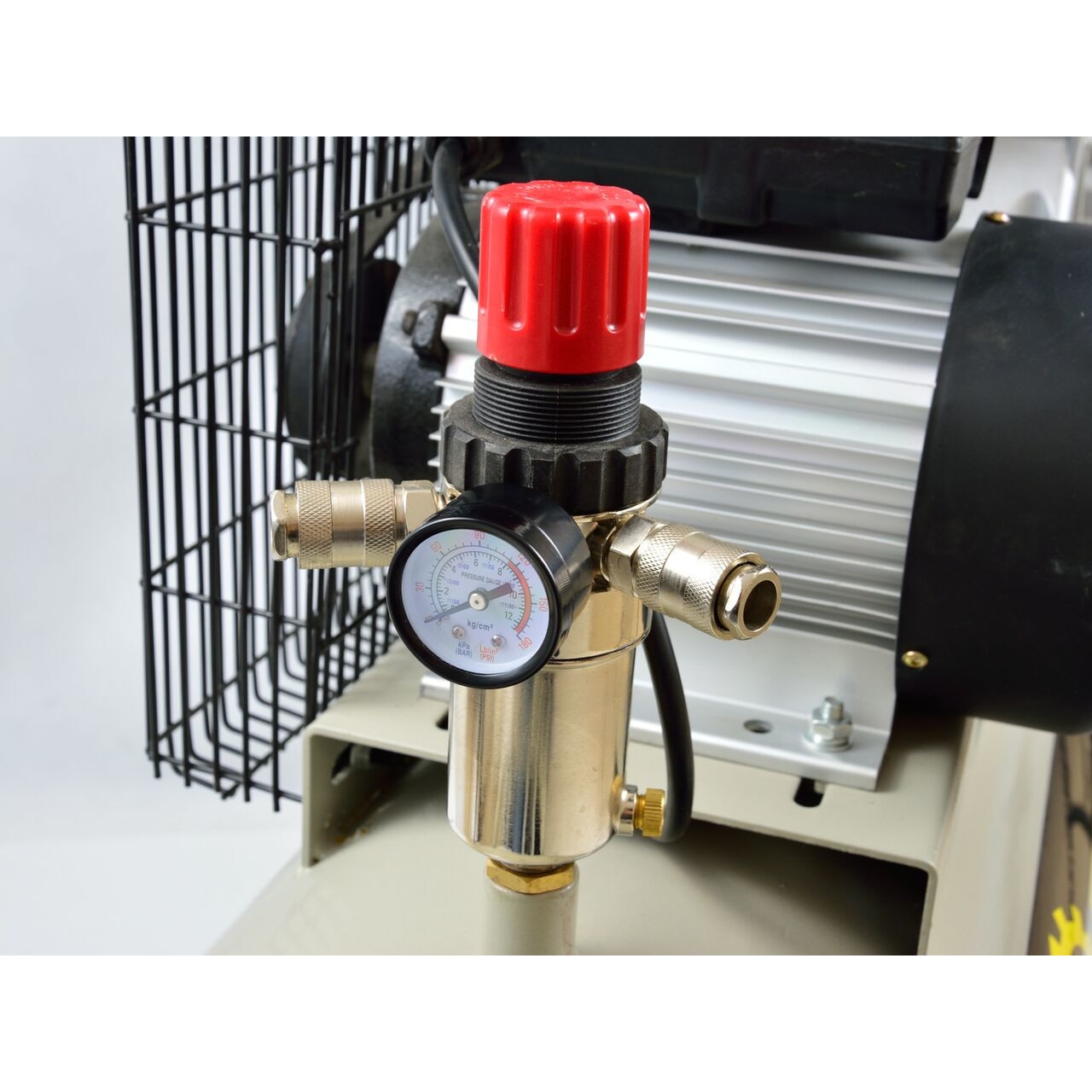 Geko 100L Típusú Z BIG Kompresszor, 3kW, 420 l / perc - eMAG.hu