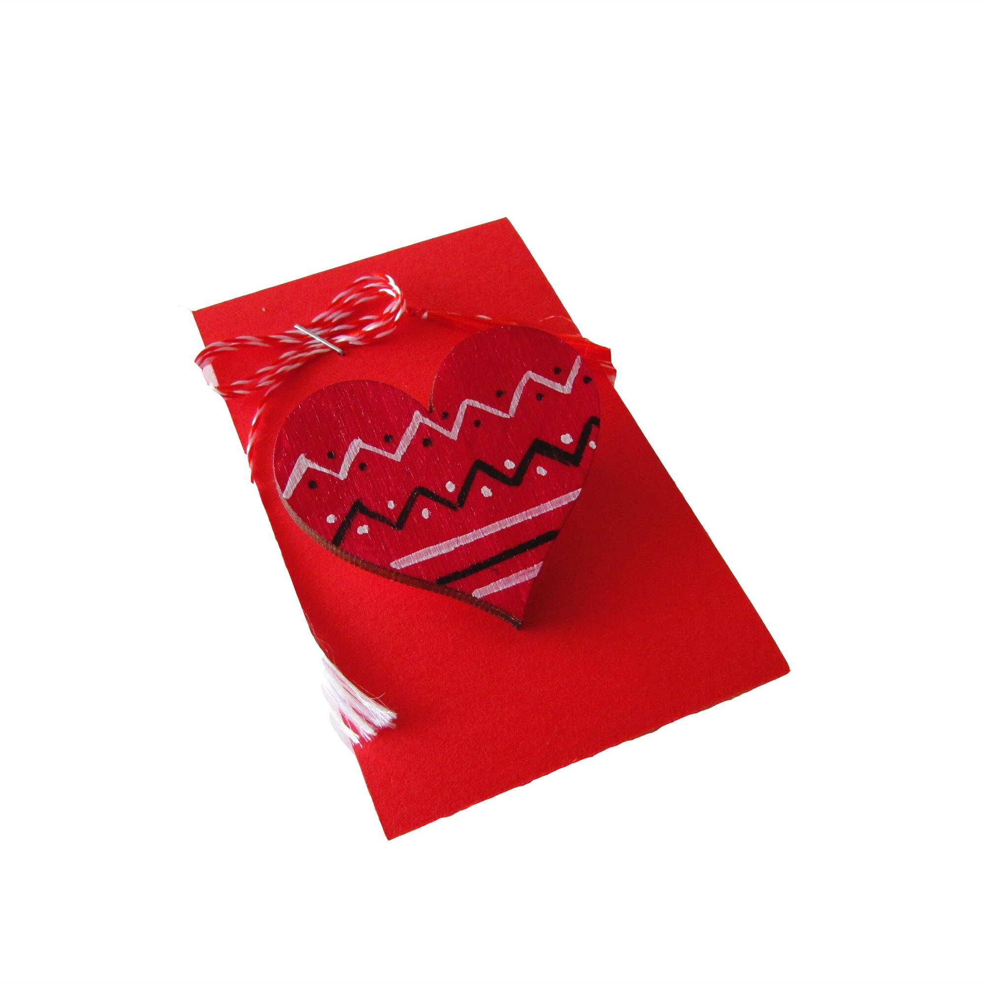 Martisor inima cu model traditional romanesc, brosa traditionala - eMAG.ro