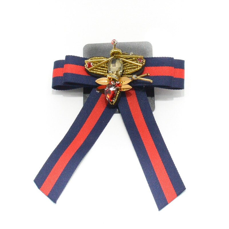 Brosa eleganta, handmade, margele si cristale, OnisBijou, martisorm ...