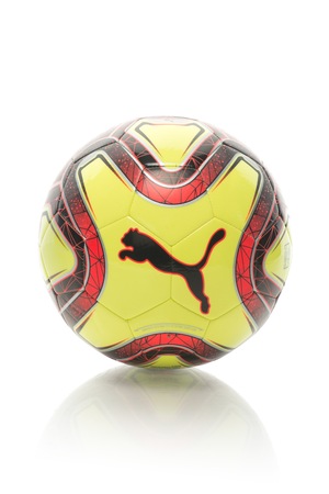 Puma, Final 6 MS logós futball-labda, Zöld/Fekete, 5 - eMAG.hu