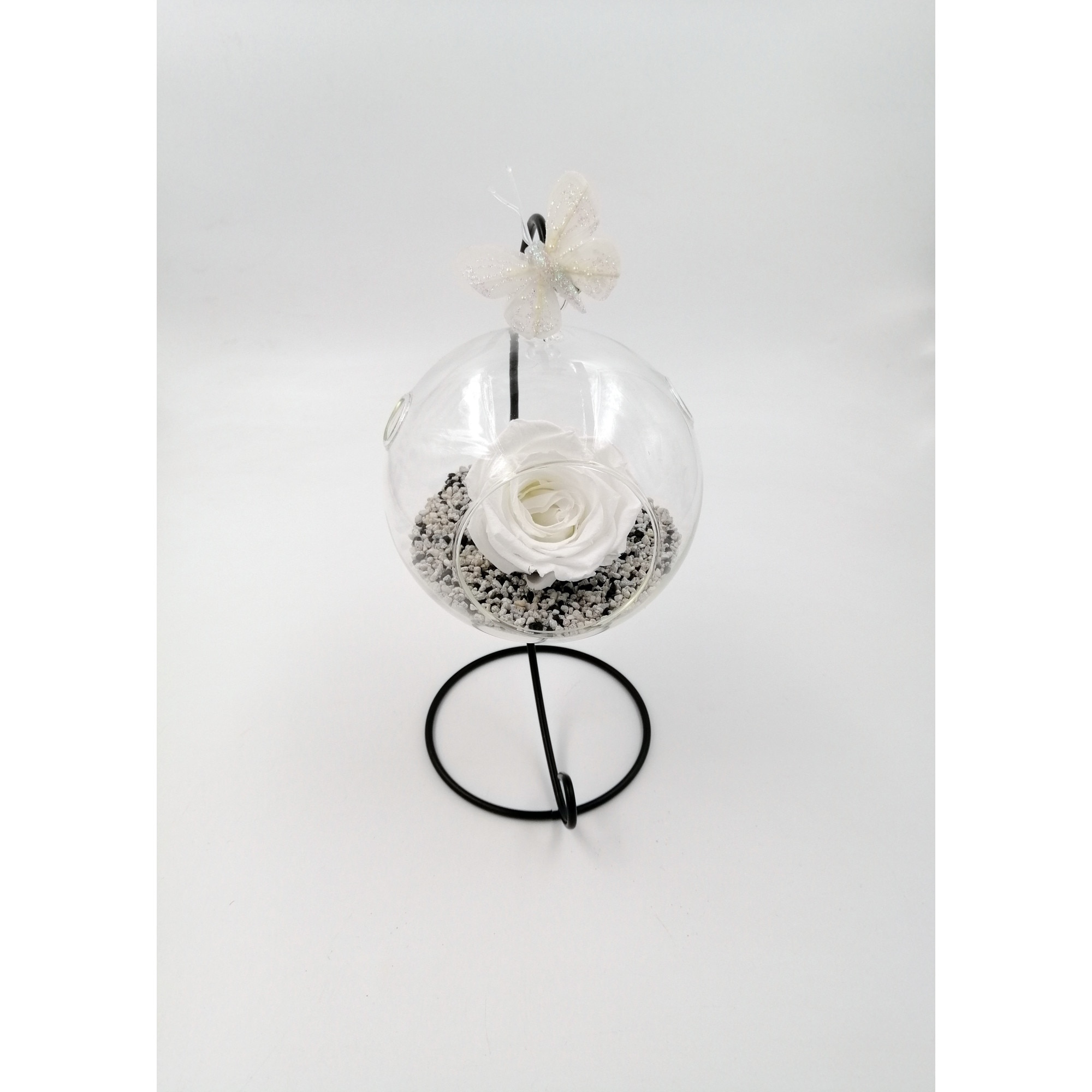 Trandafir Criogenat, alb, pe pat de pietricele, in bol de sticla cu ...