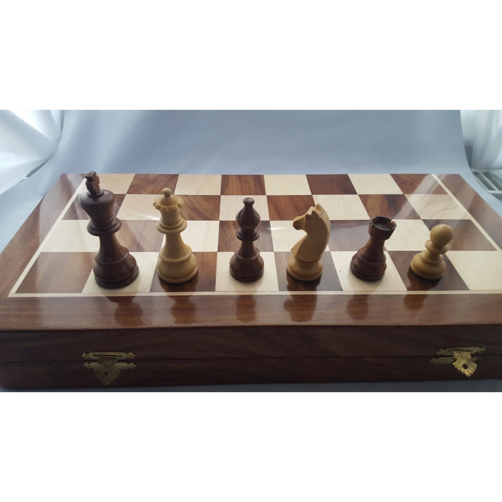 Set piese si cutie cu tabla de sah - Tournament - eMAG.ro