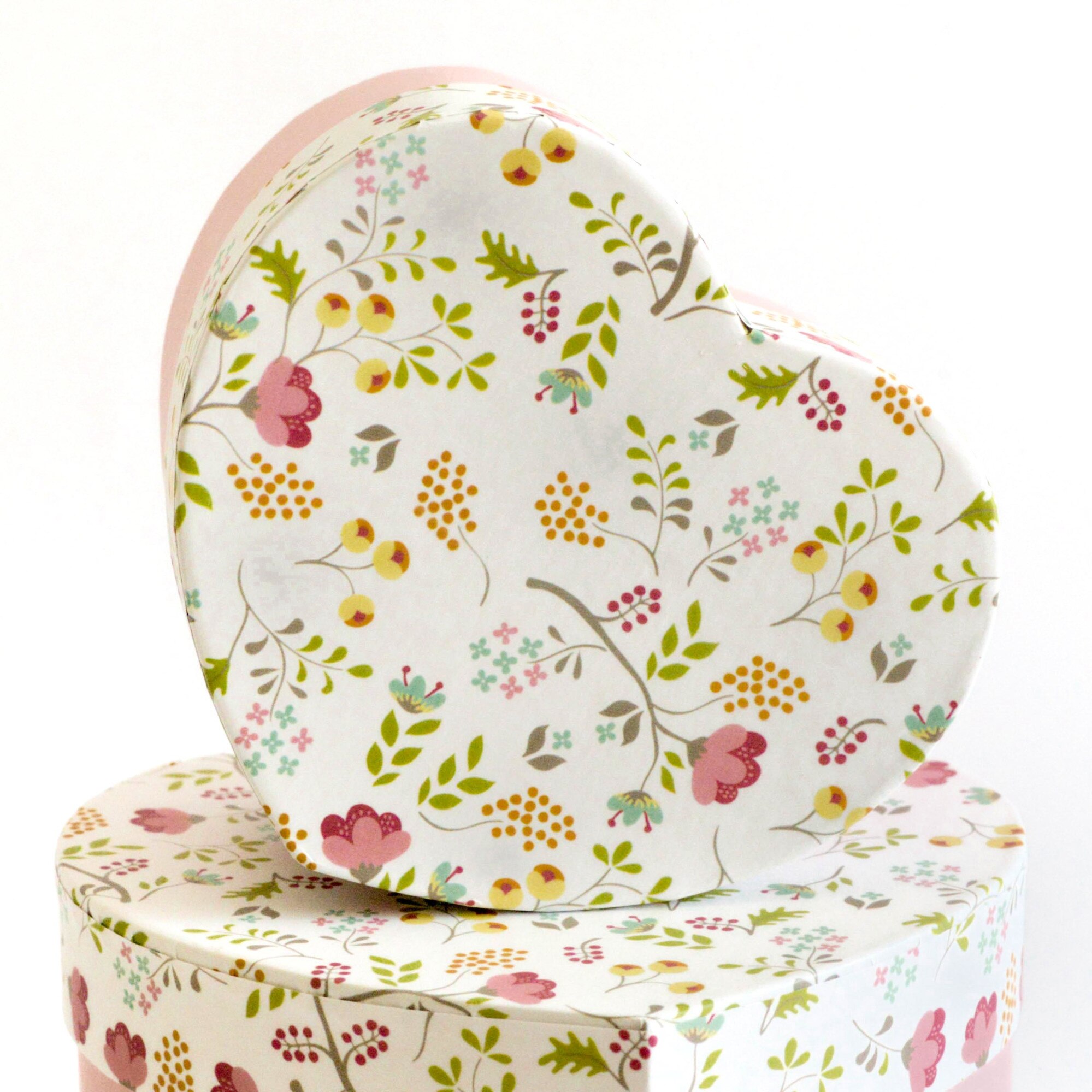 Set 3 cutii in forma de inima roz, 251g - eMAG.ro