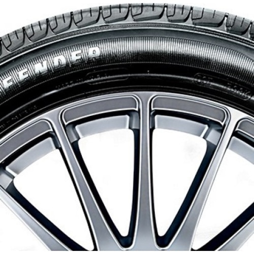 Спрей за поддръжка на гуми гумени елементи Turtle Wax Wet N Black