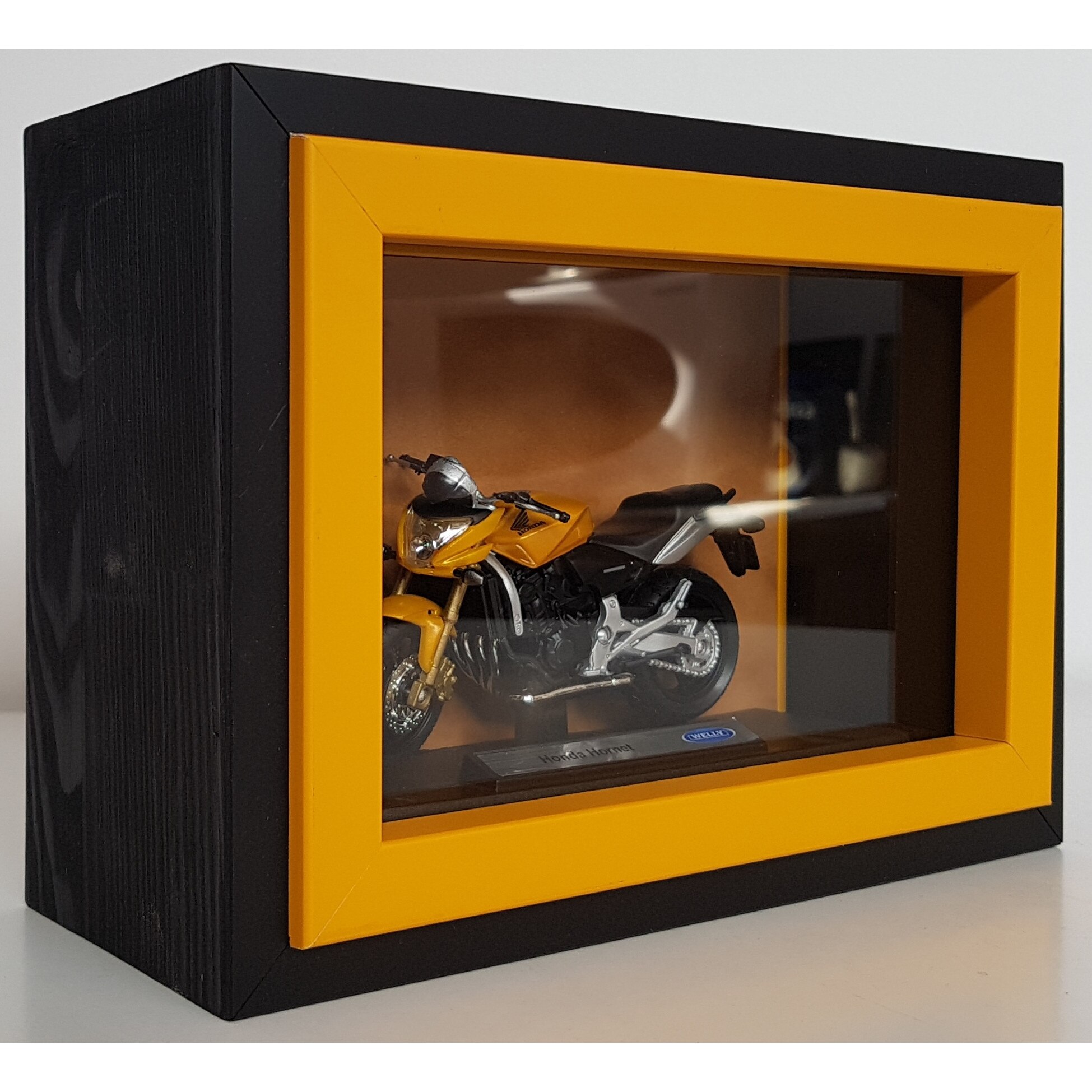 Macheta motocicleta, HONDA HORNET, galben, +10 ani - eMAG.ro