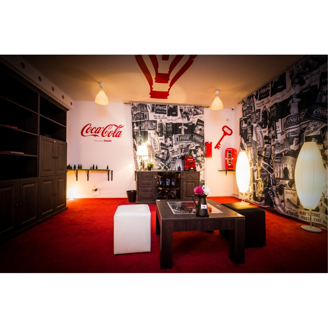 Captive Escape Room, Voucher acces pentru 6 persoane in camera "Coca ...