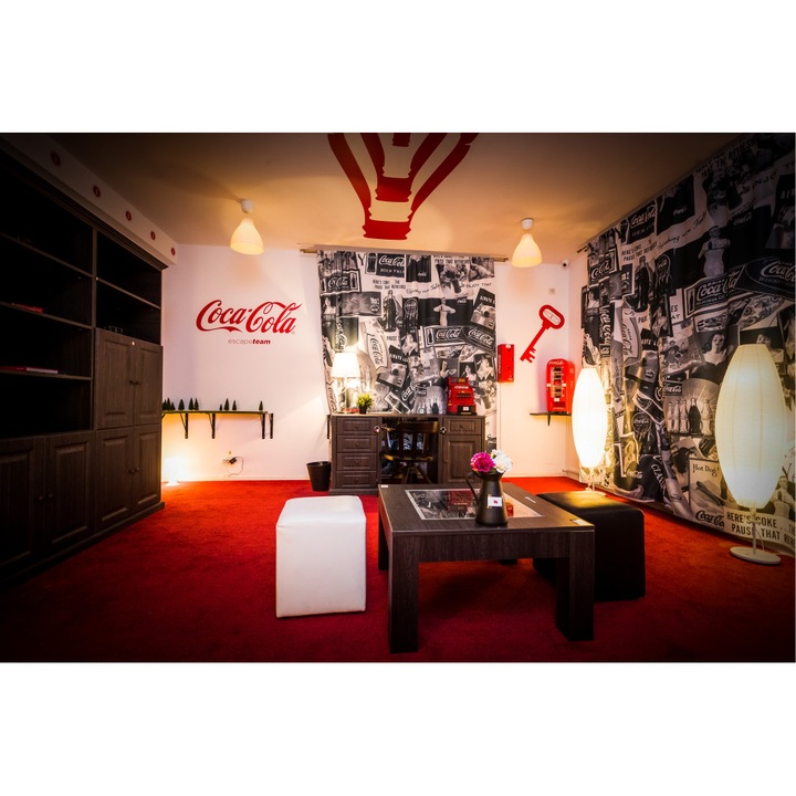 Captive Escape Room, Voucher acces pentru 6 persoane in camera "Coca ...